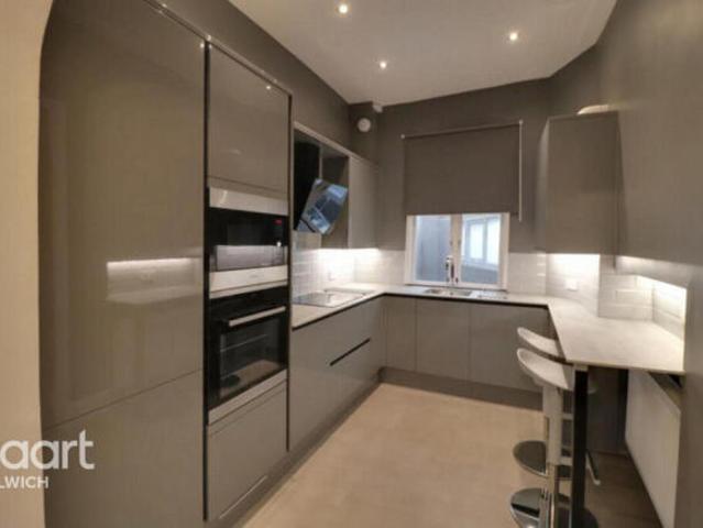 2 bedroom flat for rent in Marsden Road, London, SE15