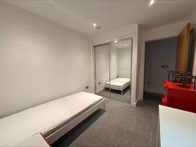 2 bedroom flat for rent in Marsh House, Bristol, BS1