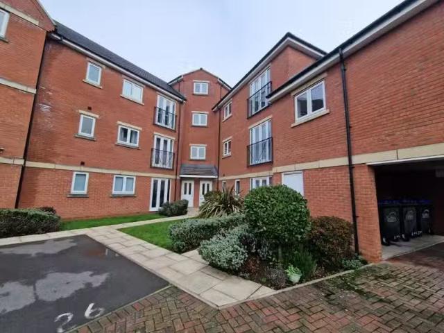 2 bedroom flat for rent in Marshall Crescent, Stourbridge, DY8