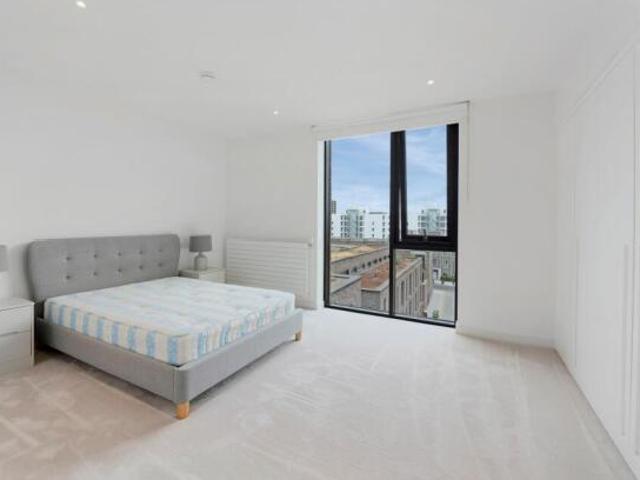 2 bedroom flat for rent in Masthead House, 14 Rope Terrace, London E16