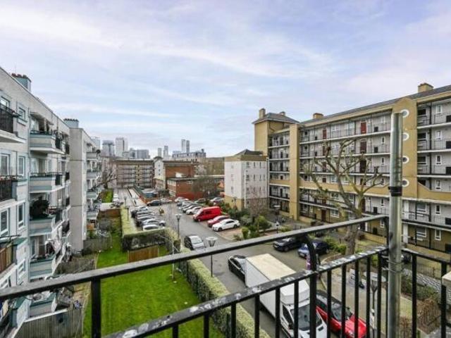 2 bedroom flat for rent in Matthews House, Burgess Street, London, E14
