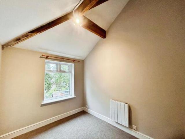 2 bedroom flat for rent in Mauldeth Road, Manchester, Greater Manchester, M14