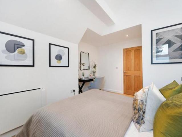 2 bedroom flat for rent in Mauldeth Road, Heaton Mersey, Stockport, SK4