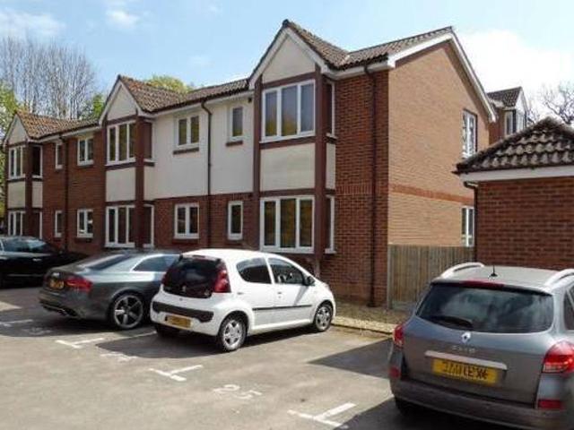 2 bedroom flat for rent in Maunsell Park Crawley RH10