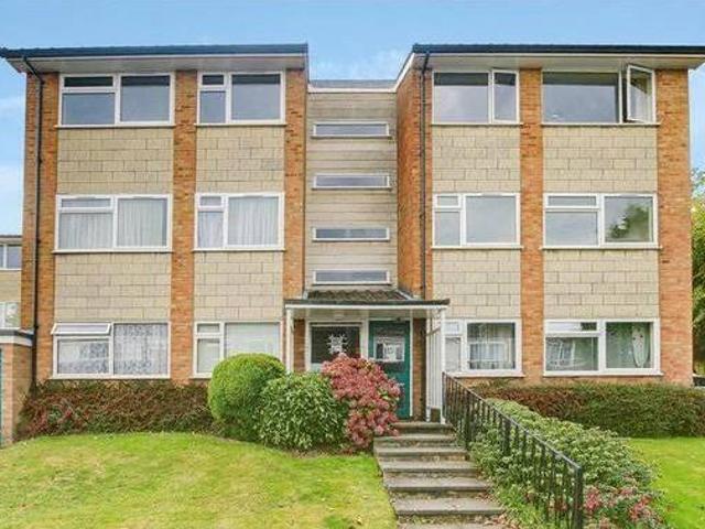 2 bedroom flat for rent in Maybury Close Burgh Heath KT20 6BZ KT20