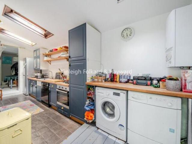 2 bedroom flat for rent in Maybury Street, London, SW17