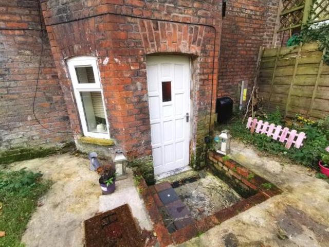 2 bedroom flat for rent in Mayfield Road, Whalley Range, M16