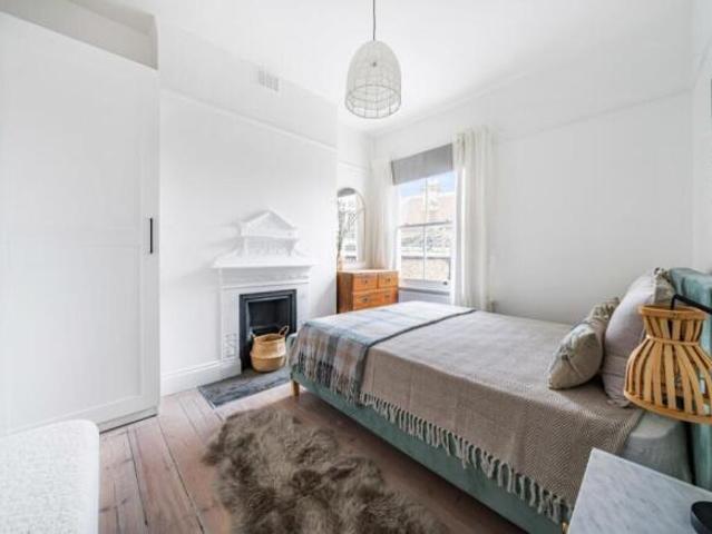2 bedroom flat for rent in Mayflower Road, London, SW9