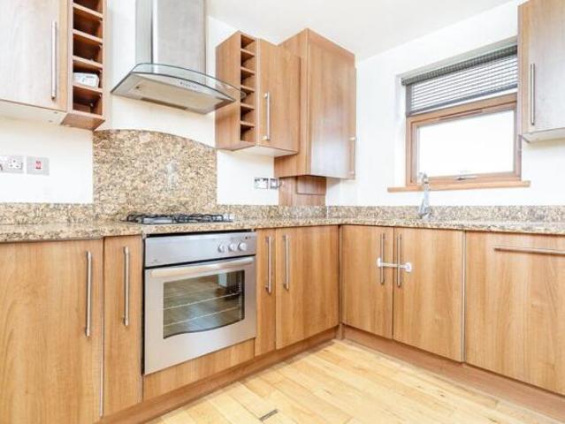 2 bedroom flat for rent in Mayplace Road East, Bexleyheath, Kent, DA7