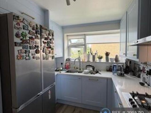 2 bedroom flat for rent in Mays Hill Road, Bromley, BR2