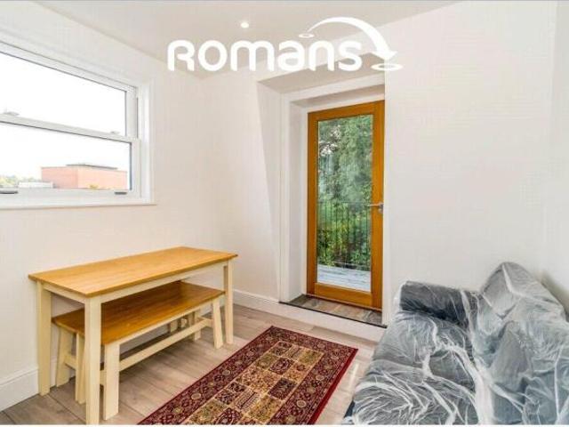 2 bedroom flat for rent in Mead House, Winchester, SO23