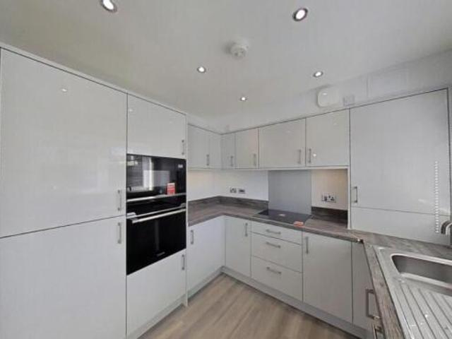 2 bedroom flat for rent in Meadow Place Road, Edinburgh, EH12