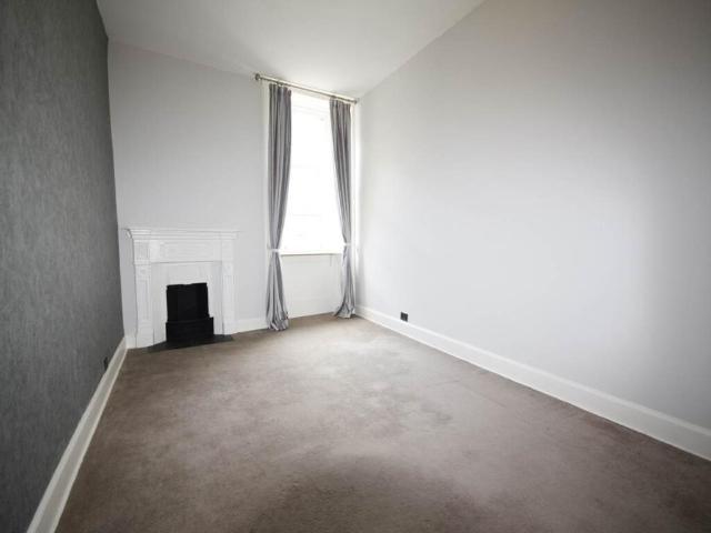 2 bedroom flat for rent in Meadowbank Avenue, Meadowbank, Edinburgh, EH8
