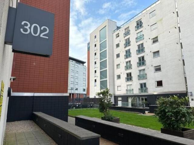 2 bedroom flat for rent in Meadowside Quay Walk, Glasgow G11