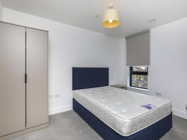 2 bedroom flat for rent in Medway Street, Chatham, ME4