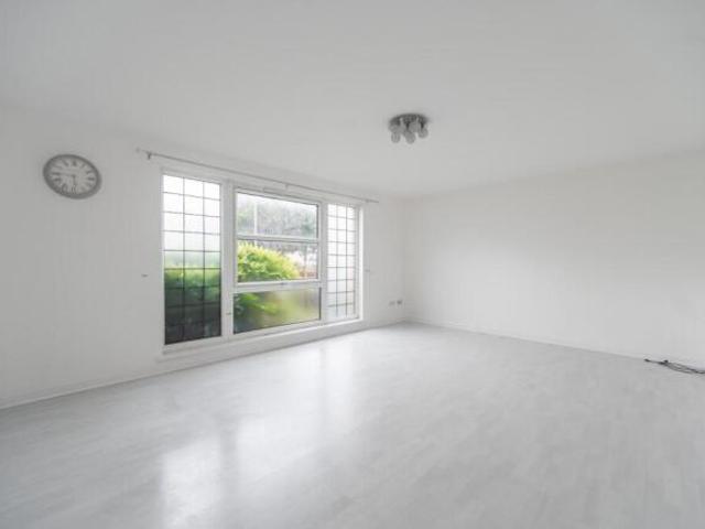 2 bedroom flat for rent in Medwyn Street, Glasgow, G14