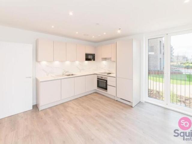 2 bedroom flat for rent in Medawar Drive, Busby House, NW7