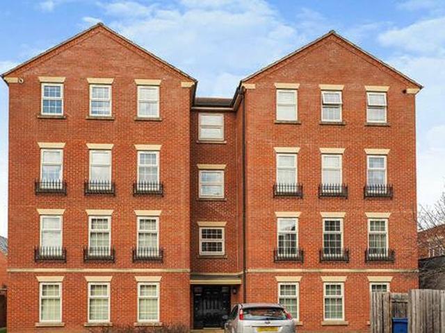 2 bedroom flat for rent in Medlar Croft Barnsley South Yorkshire S75