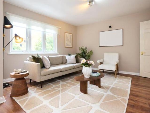 2 bedroom flat for rent in Mellish Street, London, E14