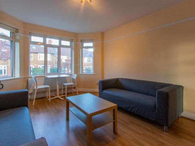 2 bedroom flat for rent in Melrose Avenue, Penylan, CF23
