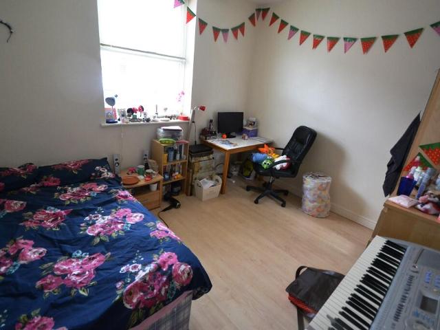 2 bedroom flat for rent in Merthyr Street, Cathays, CF24