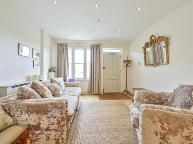 2 bedroom flat for rent in Merton Road, Wimbledon, London, SW18