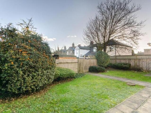2 bedroom flat for rent in Merton Road, South Wimbledon, London, SW19