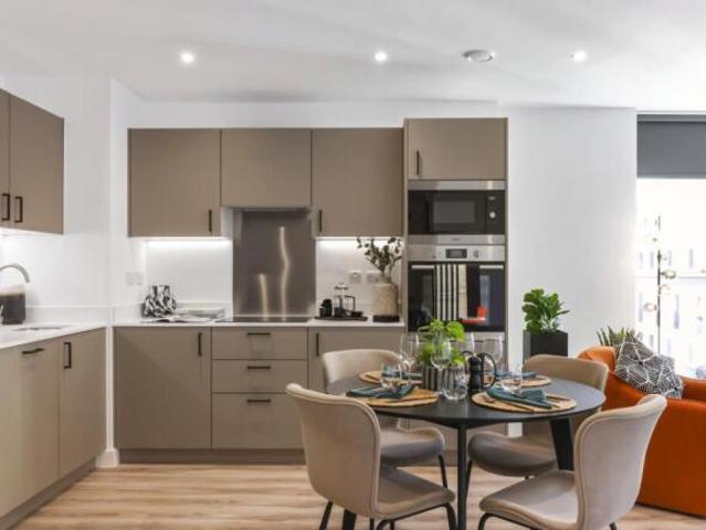 2 bedroom flat for rent in Mercer West Madison East, LS2