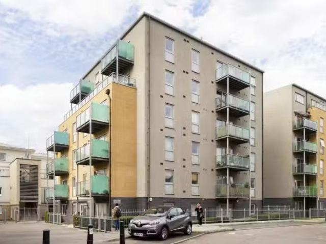 2 bedroom flat for rent in Merchant Street, Mile End, E3