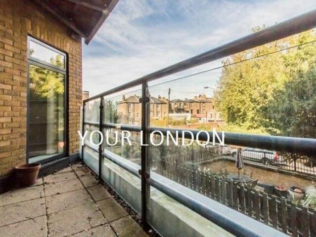 2 bedroom flat for rent in Merchants House, Collington Street, Greenwich, SE10