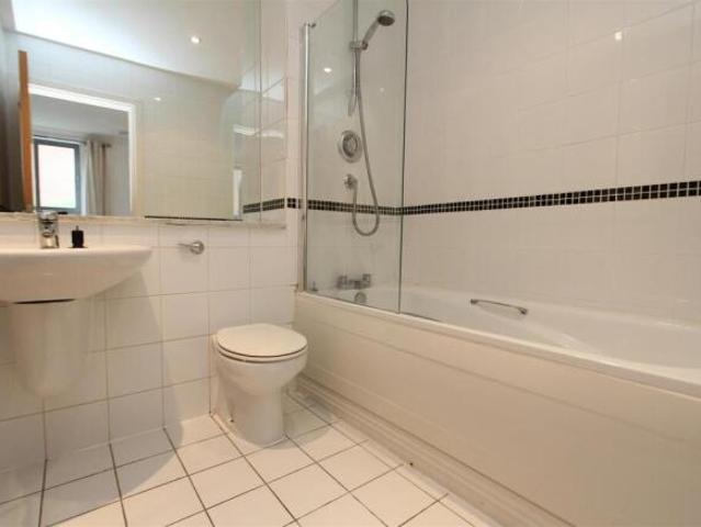 2 bedroom flat for rent in Merchants Quay, East Street, LS9