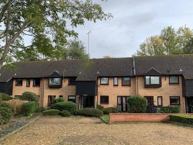 2 bedroom flat for rent in Mermaid Close IP32