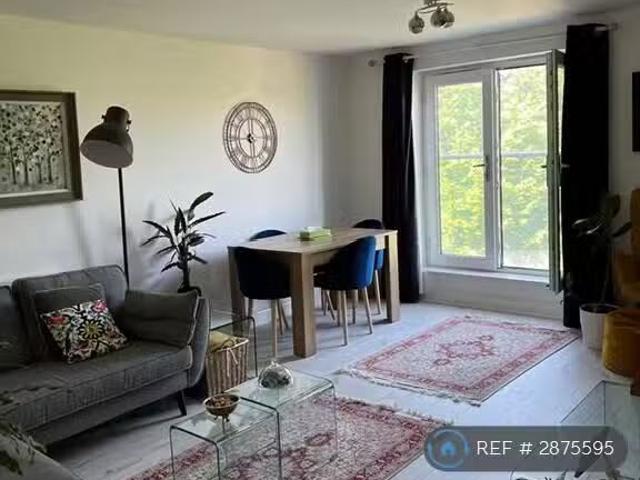 2 bedroom flat for rent in Merrington Place, Impington, Cambri.