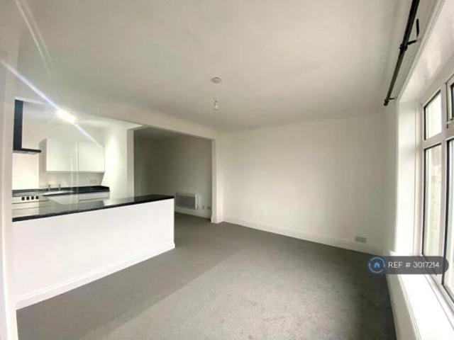 2 bedroom flat for rent in Merryoak Road, Southampton, SO19