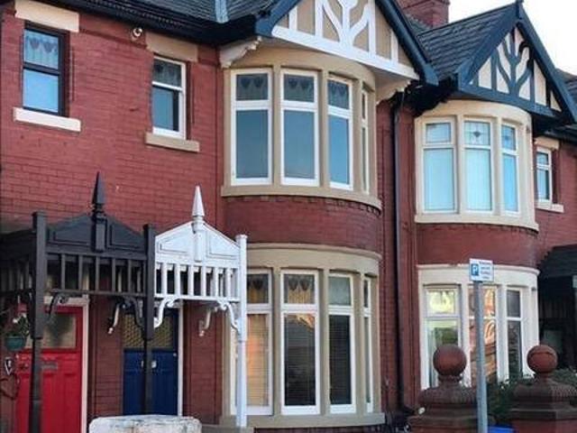 2 bedroom flat for rent in Mersey Road Blackpool FY4