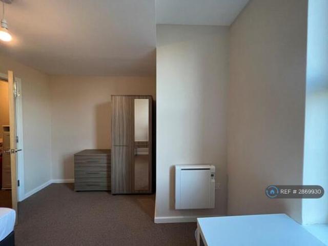 2 bedroom flat for rent in Metropolitan House, Manchester, M16