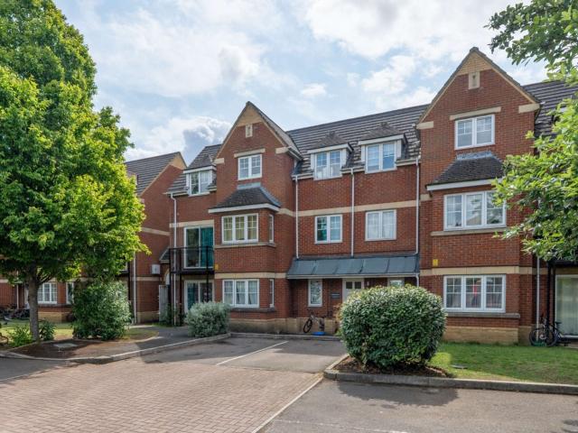 2 bedroom Flat for rent in Meyseys Close, Driftway Court, Headington, Oxford, OX3 7SE