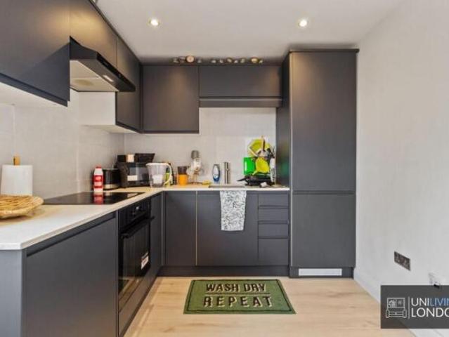 2 bedroom flat for rent in Minton Mews, London, NW6