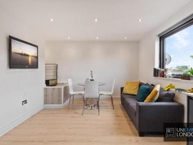 2 bedroom flat for rent in Minton Mews, London, NW6