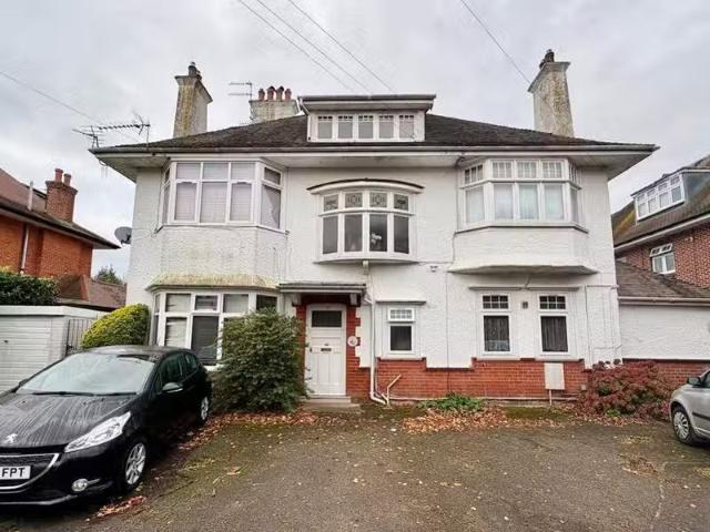 2 bedroom flat for rent in Milton Road, Charminster P07844.