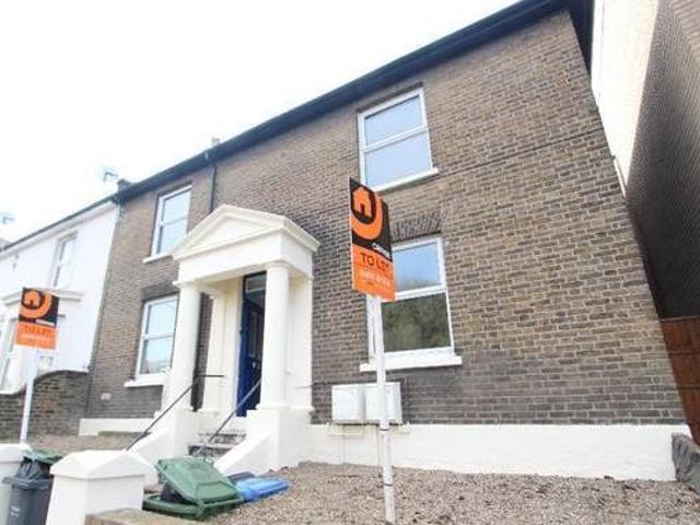 2 bedroom flat for rent in Milton Road Gravesend Kent DA12