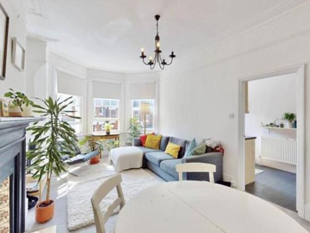 2 bedroom flat for rent in Milton Road, Highgate, N6
