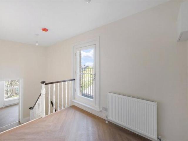2 bedroom flat for rent in Milton Road, London, SE24