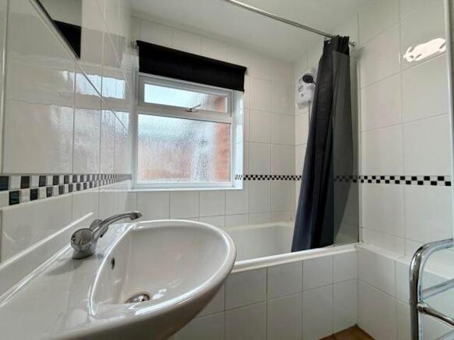 2 bedroom flat for rent in Milverton Terrace, Leamington Spa, CV32