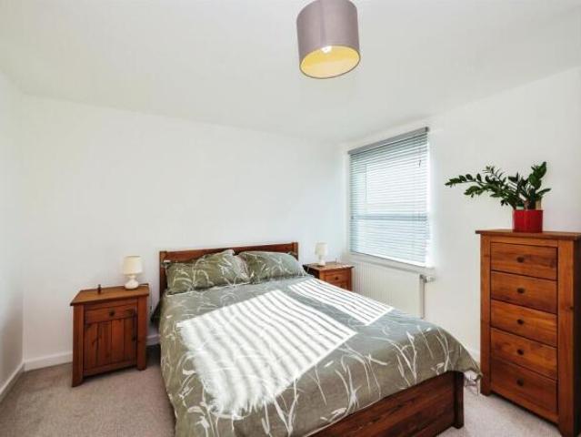2 bedroom flat for rent in Military Road, Hilsea, Portsmouth, PO3