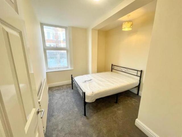 2 bedroom flat for rent in Mill Lane, London, NW6