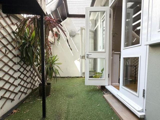 2 bedroom flat for rent in Mill Place, Limehouse, E14