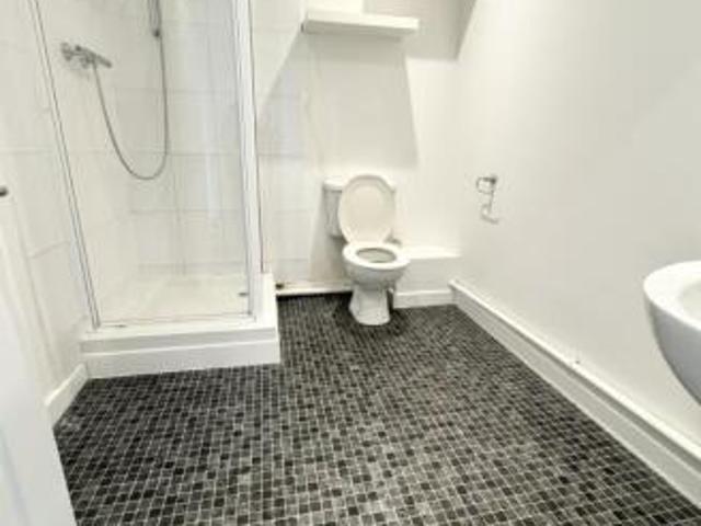 2 bedroom flat for rent in Millbrook Road West, Southampton, SO15