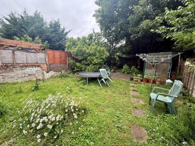 2 bedroom flat for rent in Millbrook Road East, Southampton, SO15