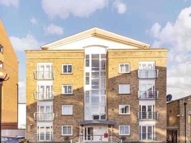 2 bedroom flat for rent in Millennium Drive Canary Wharf E14
